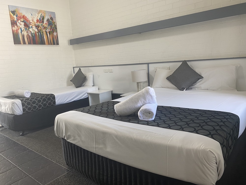 Queen Room | Allan Cunningham Motel